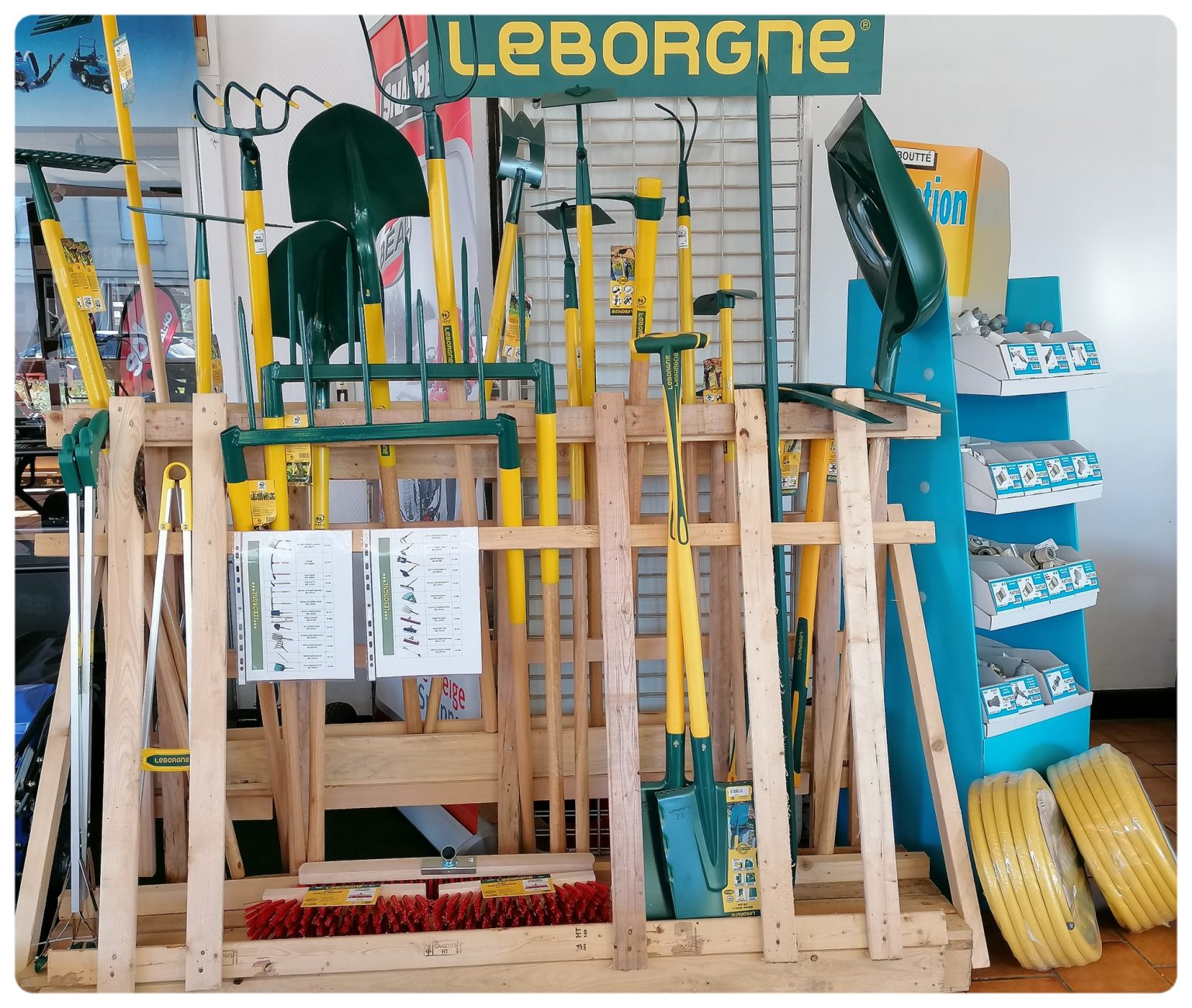 OUTILLAGE DE JARDIN